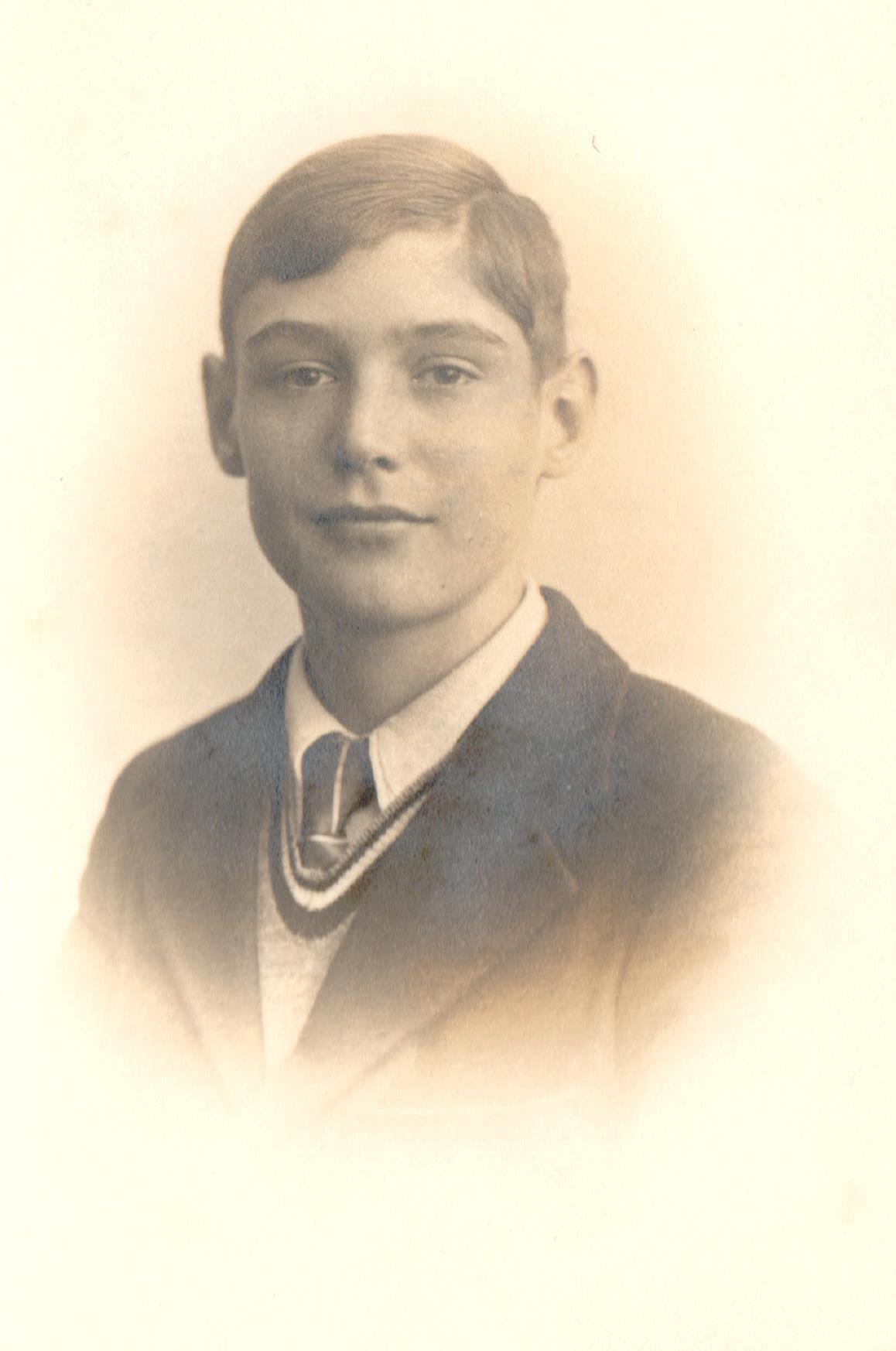 Peter Jeffries Frost, KES 1934-44